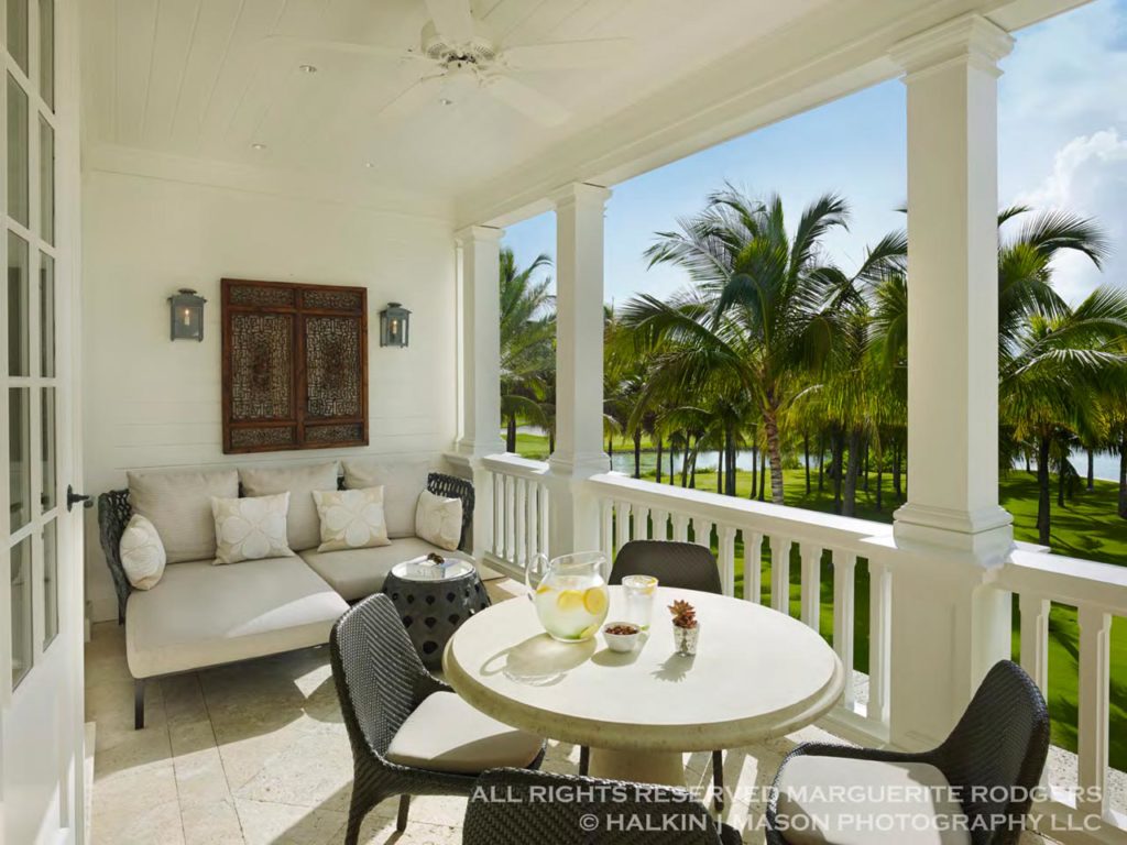 Beach House Veranda - De La Guardia Victoria
